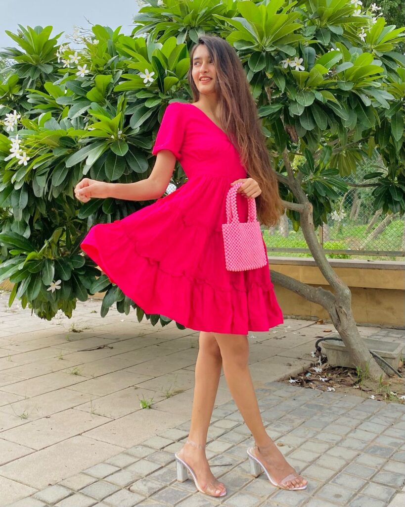 Riya Turakhia Wiki, Biography, Age, Career, Height, Boyfriend, Images ...