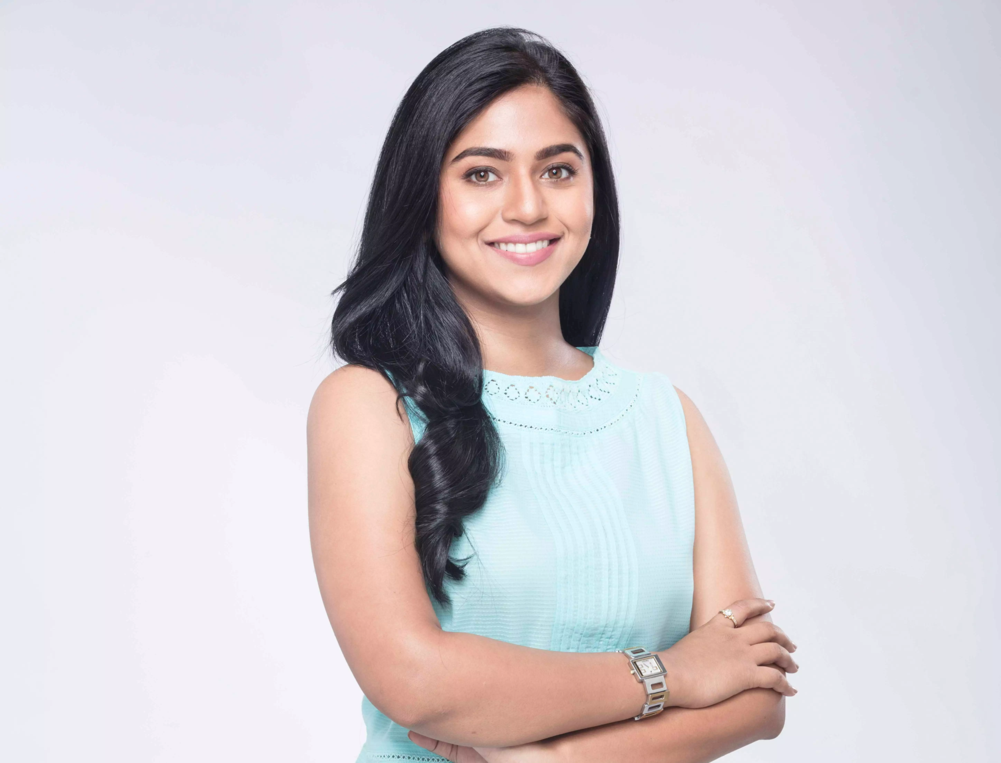 Mrunmayee Deshpande Age, Biography, Husband, Family, Hometown, Photos ...