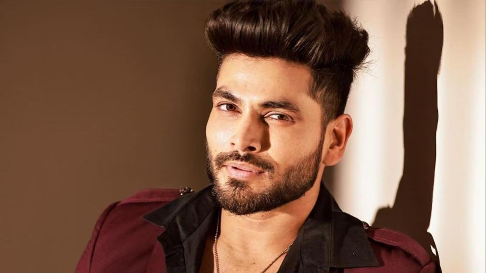 Shiv Thakare Wiki, Biography, Age, Career, Songs, Girlfriend, Images ...