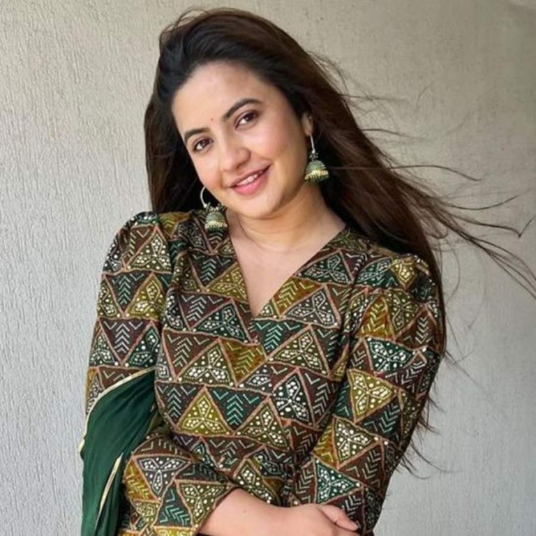 Meera Deosthale Biography, Wiki, Age, Family, Boyfriend, Hometown ...