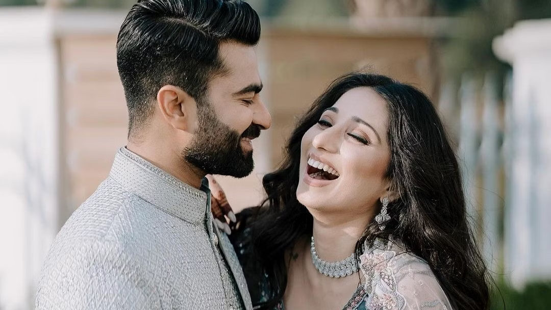 Vrushika Mehta Biography, Wiki, Age, Family, Boyfriend, Hometown ...