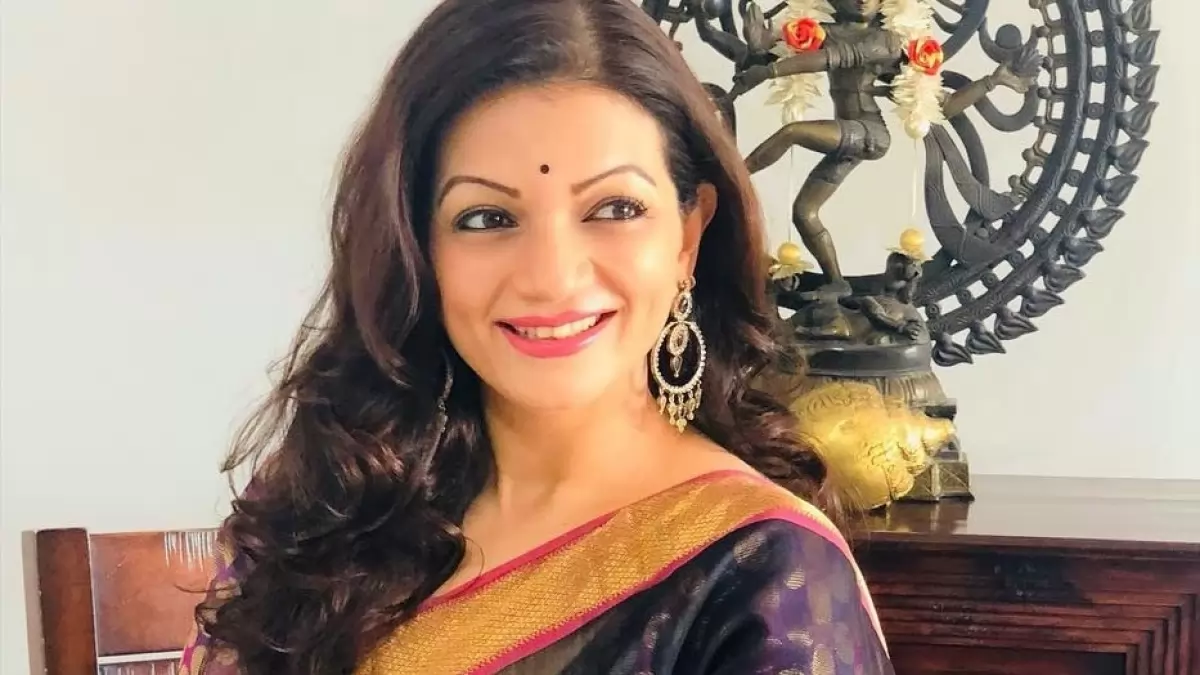 Prachee Shah Age, Biography, Wiki, Husband, Family, Address, Hometown ...